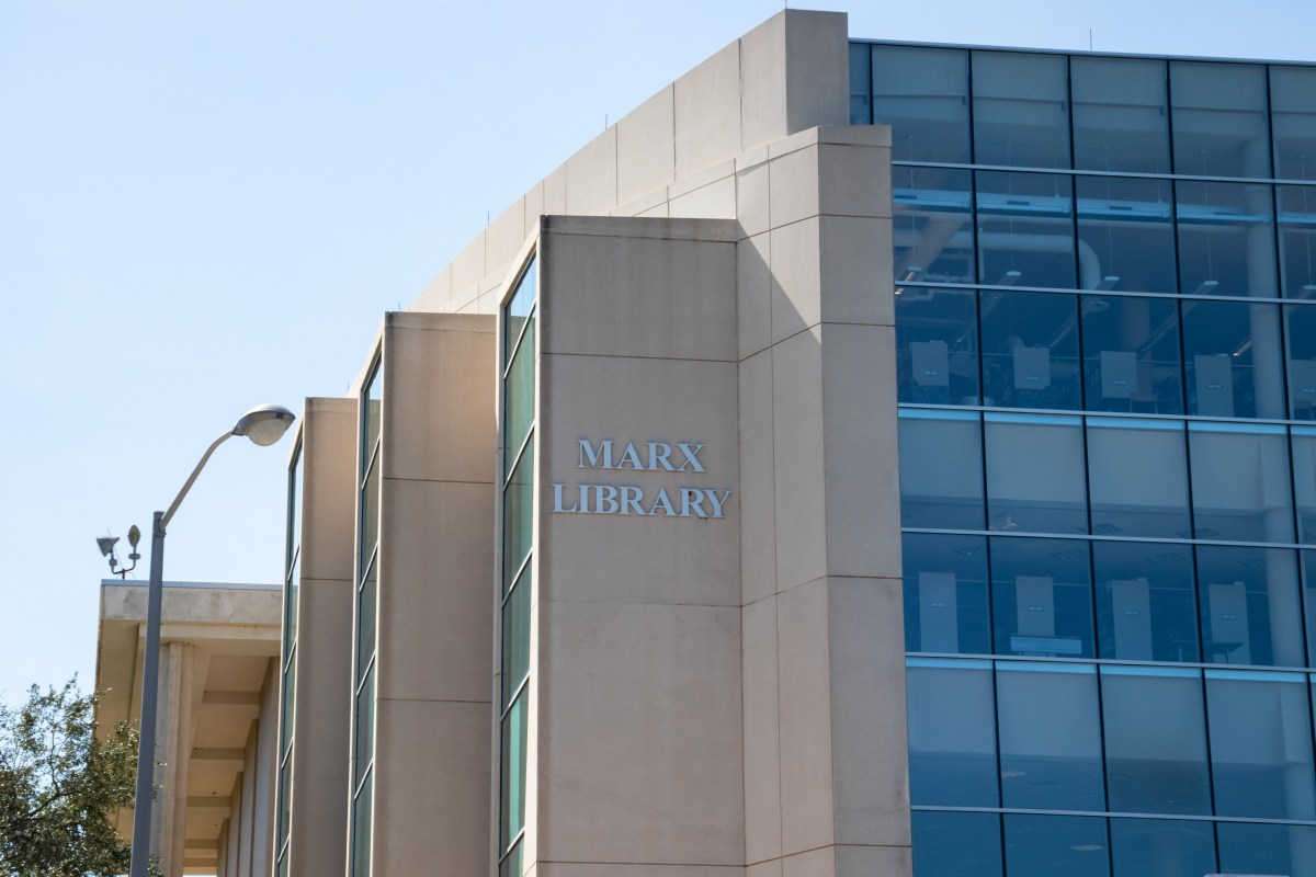 Navigating the Misinformation Maze at Marx Library – Jag Media